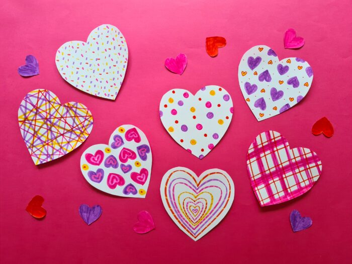 Garland of heart-shaped envelopes for Valentine’s Day - Maped Helix SA